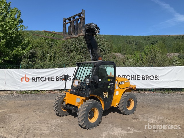 2012 JCB 520-40 Telehandler | Ritchie Bros. Auctioneers