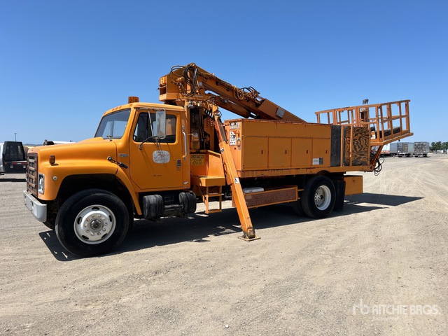 1986 Utility body company D0C-40 500 lb Straight Boom on 1987 ...