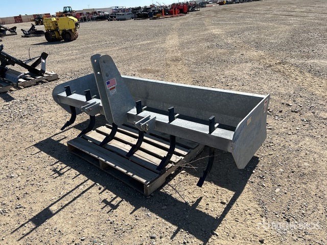 84 in, 3 point hitch Box Blade | Ritchie Bros. Auctioneers