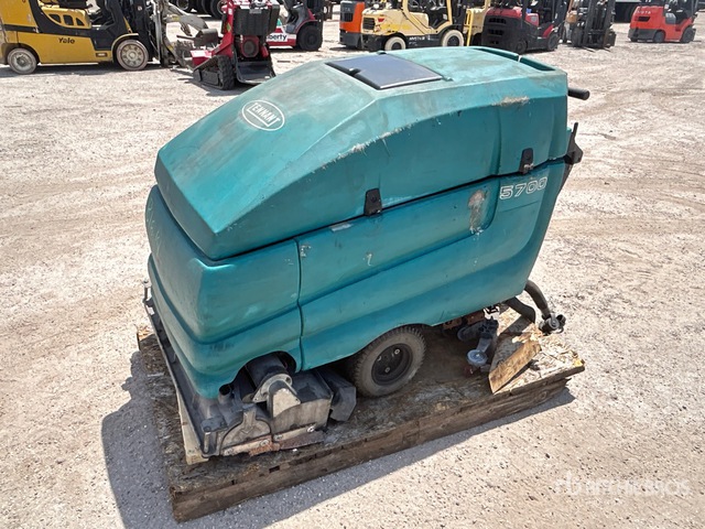 Tennant 5700 XP Walk-Behind Electric Floor Scrubber | Ritchie Bros ...