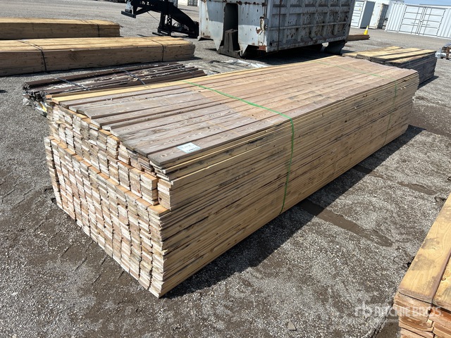 Quantity of (546) 1 in x 4 in x 14 ft SPF Lumber | Ritchie Bros ...