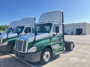 2015 Freightliner Cascadia 125 4x2 S/A Day Cab Truck Tractor in Bonner ...