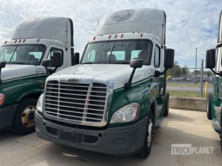 2015 Freightliner CA125DC 4x2 S/A Day Cab Truck Tractor in Chicago ...