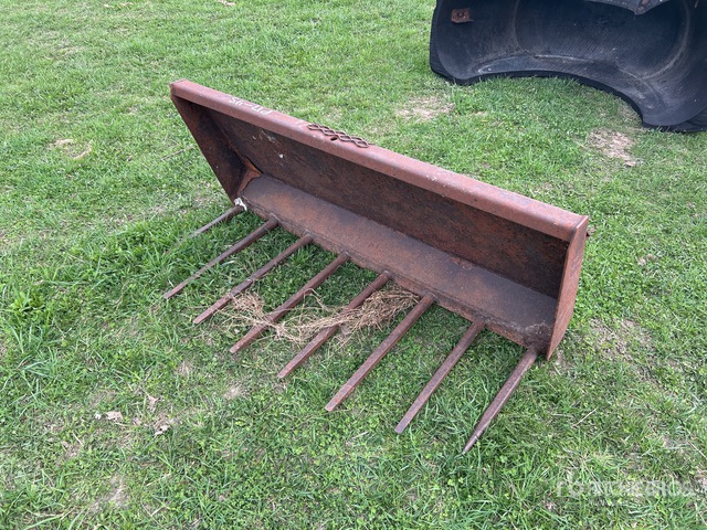 Q/C Skid Steer Manure Forks Skid Steer Bucket | Ritchie Bros. Auctioneers