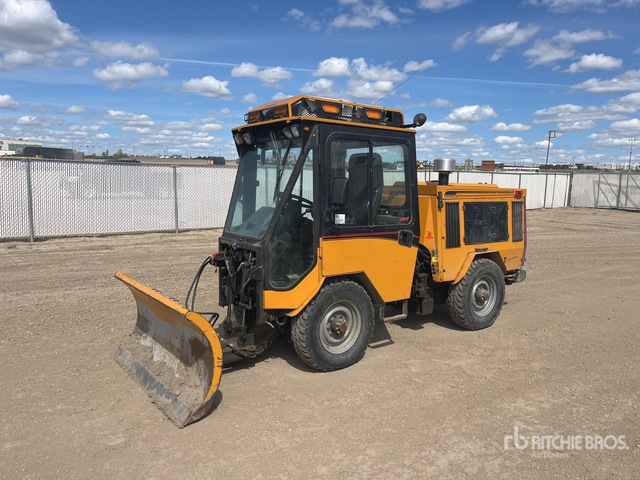 2017 Trackless MT7 Sidewalk Plow | Ritchie Bros. Auctioneers