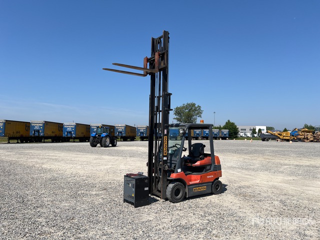 2006 Toyota 7FB25 2300 kg Electric Forklift | Ritchie Bros. Auctioneers