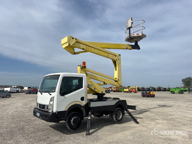 2015 Palfinger P200A 20 m on 2015 Nissan Cabstar Bucket Truck | Ritchie ...