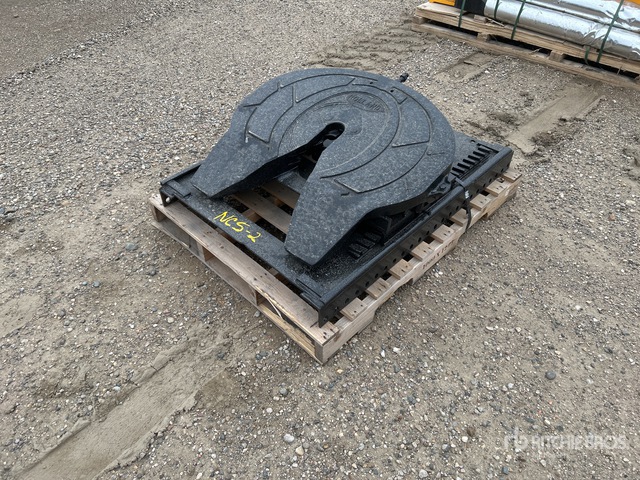 Holland Sliding Fifth Wheel | Ritchie Bros. Auctioneers