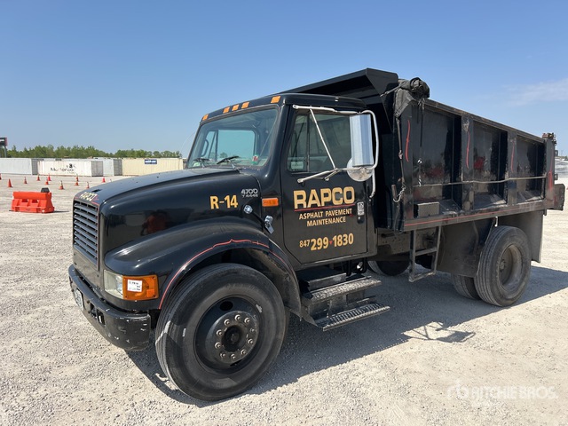 1999 International 4700 4x2 Camion à benne essieu simple | Ritchie Bros ...
