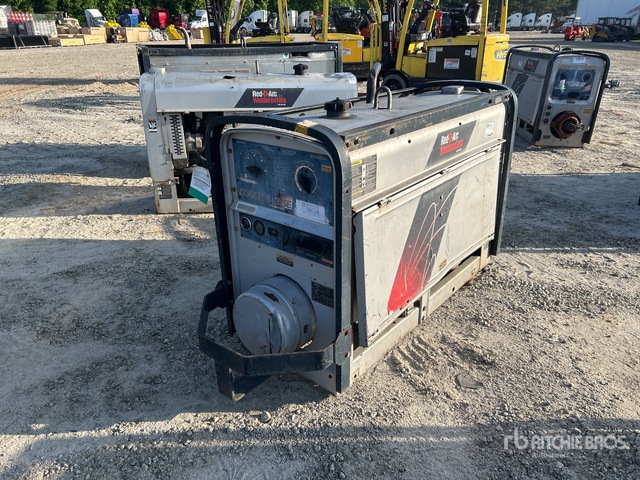 Red-D-Arc D300K 3+3SE 300 A Stick Soudeuse à moteur | Ritchie Bros ...