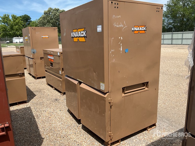 Knaack 119-02 Job Site Box | Ritchie Bros. Auctioneers