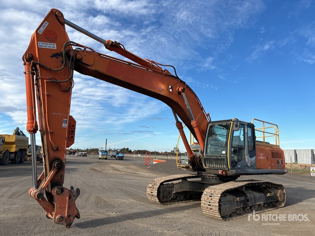2006 Hitachi ZX330-3 Excavatrice sur chenilles | Ritchie Bros. Auctioneers