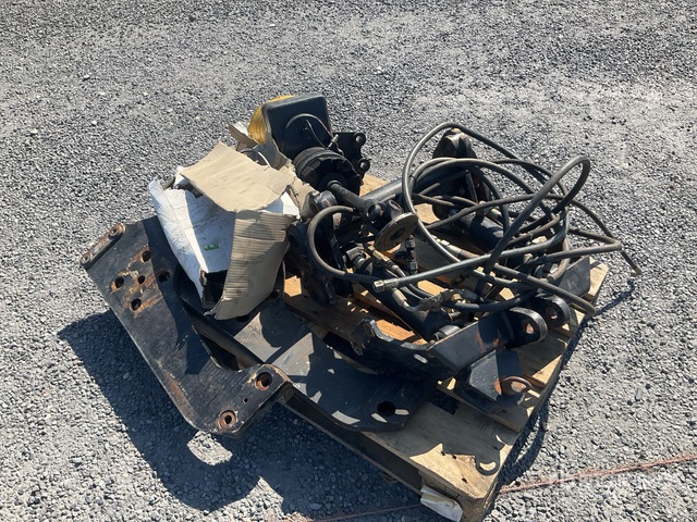 Front 3 Pt Hitch with PTO Accesorio de barrido | Ritchie Bros. Auctioneers