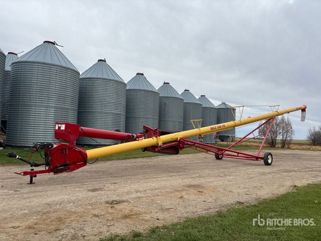 2015 Westfield MKX 130-74 13 in x 74 ft Swing Grain Auger | Ritchie ...