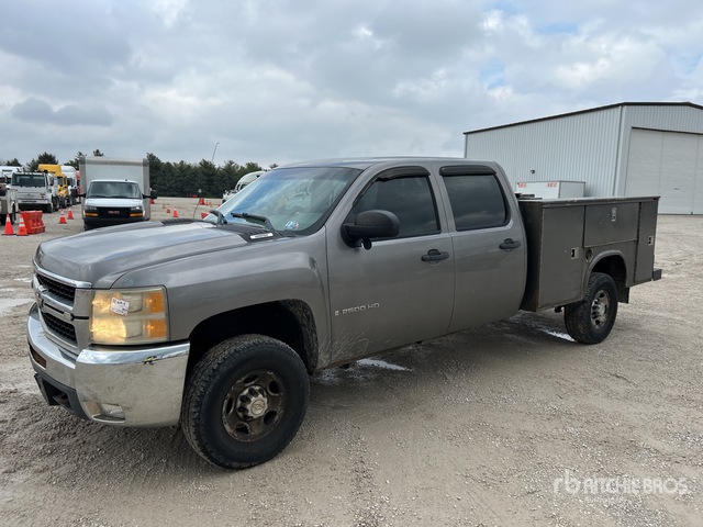 2008 Chevrolet Silverado 2500HD 4x4 Crew Cab Utility Truck | Ritchie ...