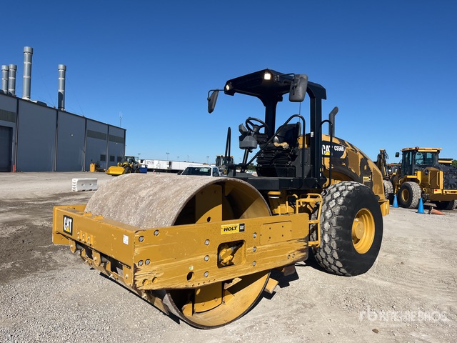 2017 Cat CS56B Smooth Drum Compactor | Ritchie Bros. Auctioneers