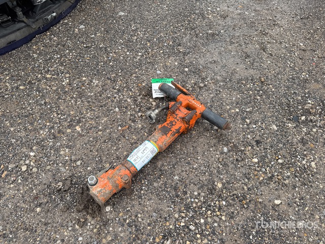 2018 APT M117 Hydraulic Breaker | Ritchie Bros. Auctioneers