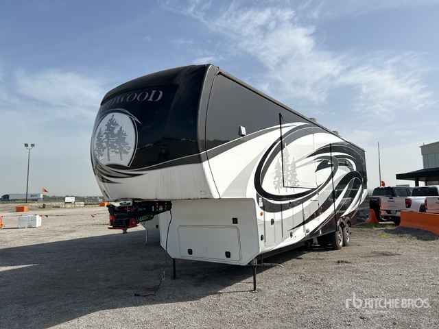2019 Keystone Redwood 390MB 39 ft T/A Travel Trailer | Ritchie Bros ...