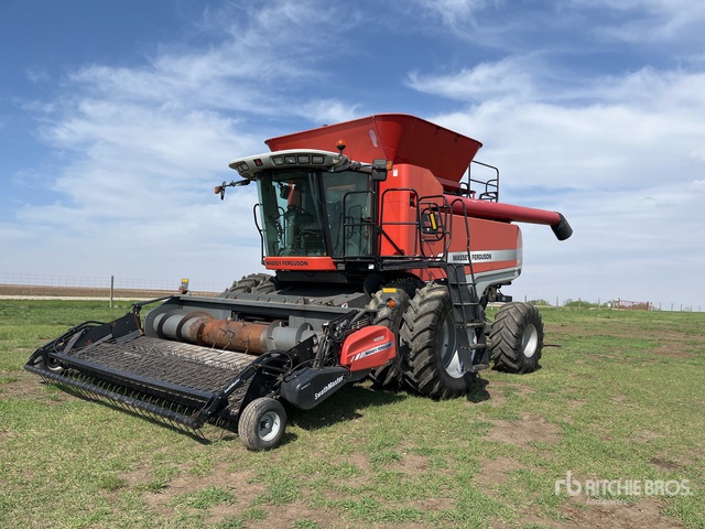2007 Massey Ferguson 9895 Combine Harvester | Ritchie Bros. Auctioneers