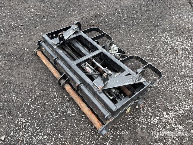 HLA Telehandler Fork Frame | Ritchie Bros. Auctioneers