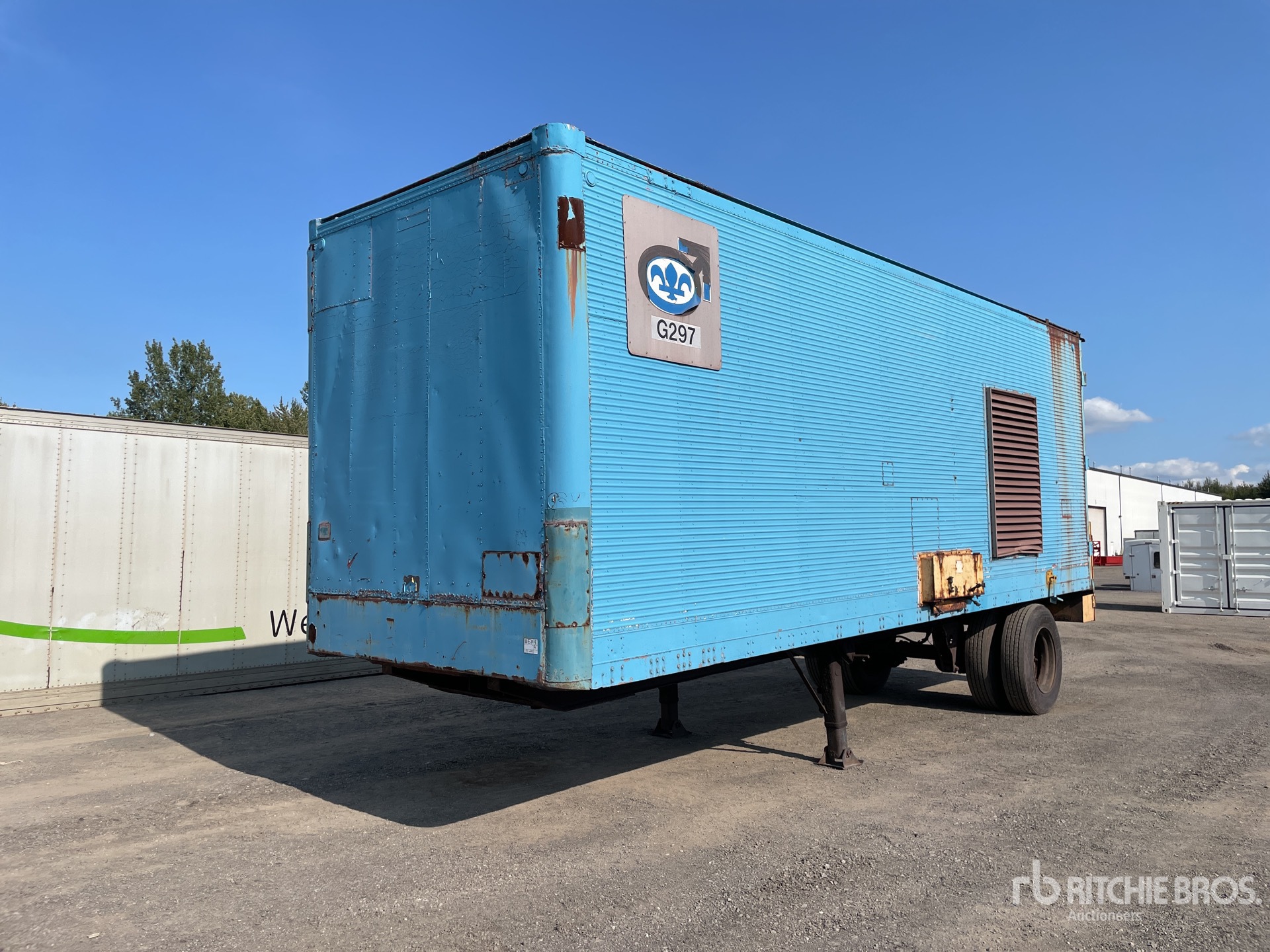 1982 28 ft x 102 in S/A Van Trailer | Ritchie Bros. Auctioneers