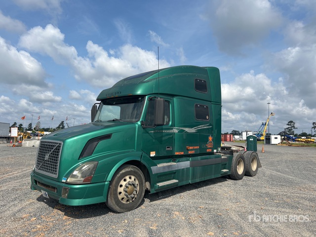 2006 Volvo VNL 6x4 T/A Sleeper Truck Tractor | Ritchie Bros. Auctioneers