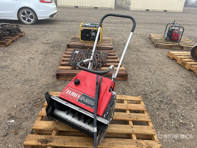Toro S-200 21 in Snow Blower | Ritchie Bros. Auctioneers