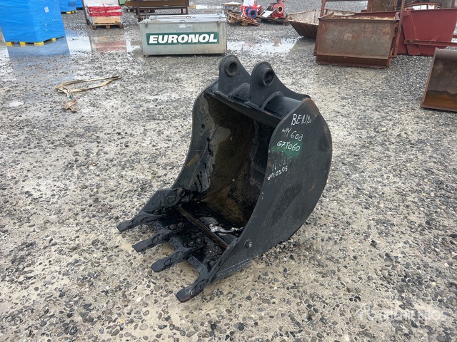 600mm Bucket | Ritchie Bros. Auctioneers