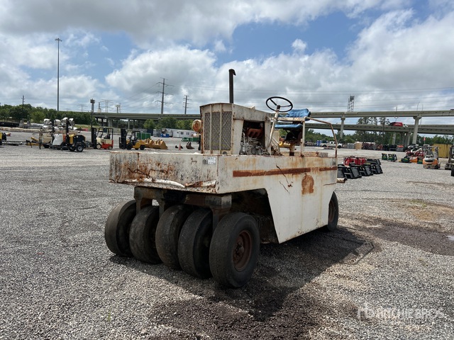 9 Wheel Pneumatic Roller (Inoperable) | Ritchie Bros. Auctioneers