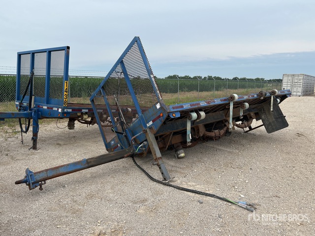 2000 Ward 16 ft T/A Pup Flatbed Trailer | Ritchie Bros. Auctioneers