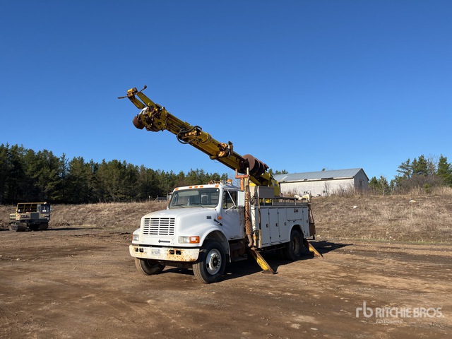1996 Altec D845A on 1996 International 4900 4x2 Digger Derrick Truck ...