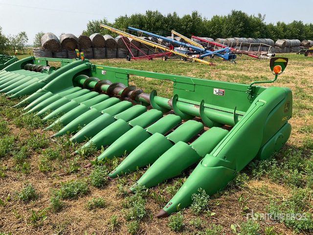2010 John Deere 612C 12 Row Corn Combine Header | Ritchie Bros. Auctioneers
