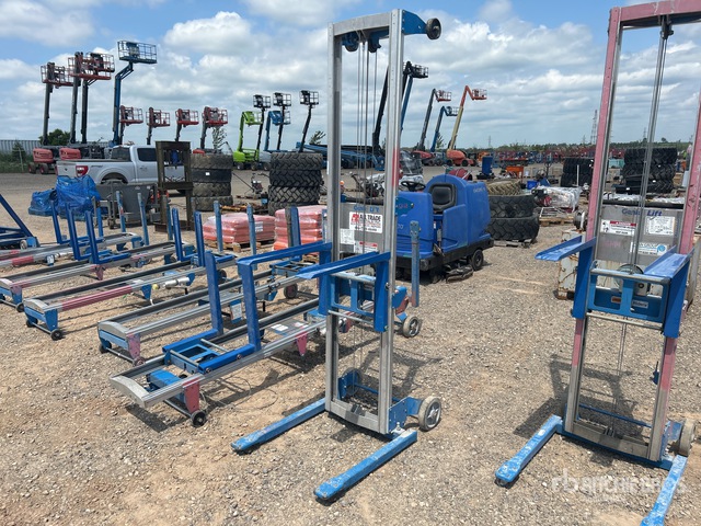 2015 Genie GL-12 12 ft Material Hoist | Ritchie Bros. Auctioneers