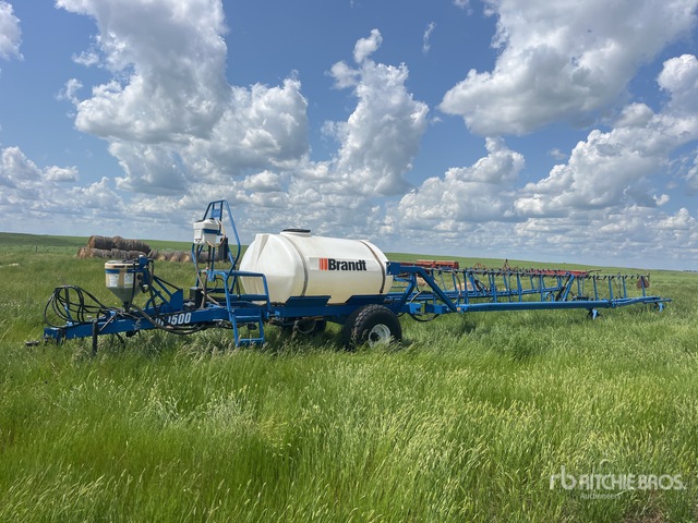 2000 Brandt GF1500 80 ft S/A Pull-Type Sprayer | Ritchie Bros. Auctioneers