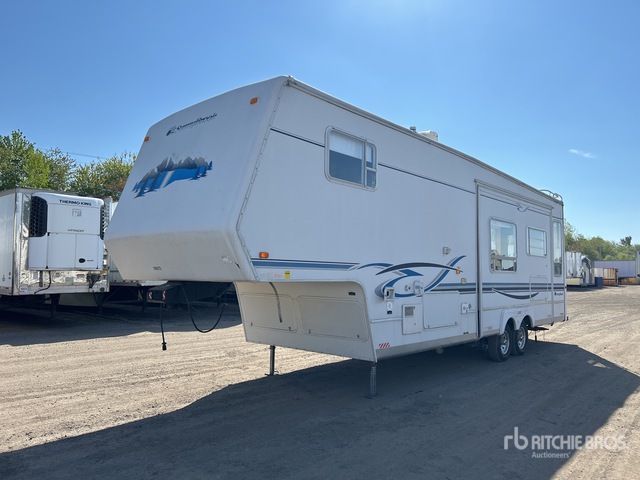 2002 Sunnybrook 31 ft T/A Travel Trailer | Ritchie Bros. Auctioneers
