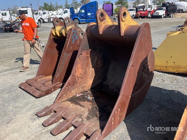 SUI 42 in Digging Excavator Bucket | Ritchie Bros. Auctioneers