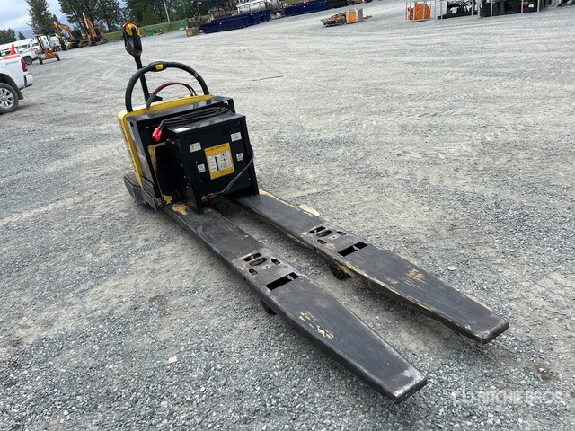 2001 Hyster B80 8000 lb Electric Pallet Jack | Ritchie Bros. Auctioneers
