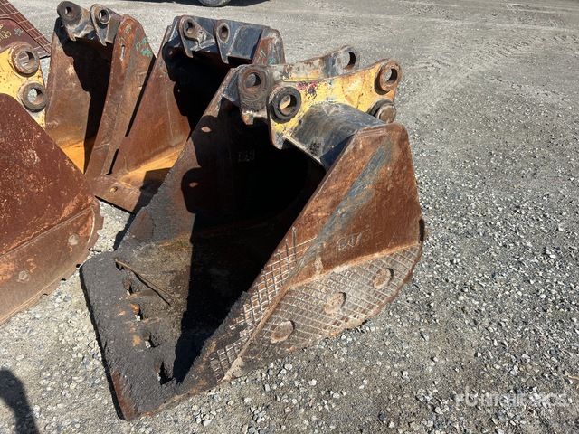 34 in Backhoe Rear Bucket | Ritchie Bros. Auctioneers