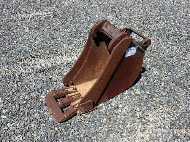 12 in Q/C Excavator Bucket - Fits Bobcat E50 | Ritchie Bros. Auctioneers