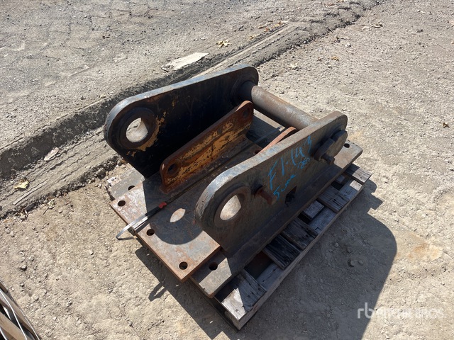 Excavator Adapter Plate | Ritchie Bros. Auctioneers