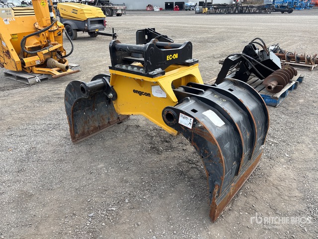 Engcon Q/C Excavator Grapple | Ritchie Bros. Auctioneers