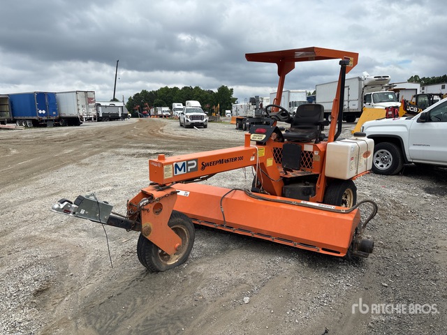 2016 Lay-Mor SweepMaster 300 Self-Propelled Broom | Ritchie Bros ...