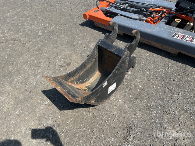 12 in Q/C Cleanup Backhoe Rear Bucket - Fits Kubota B21 | Ritchie Bros ...