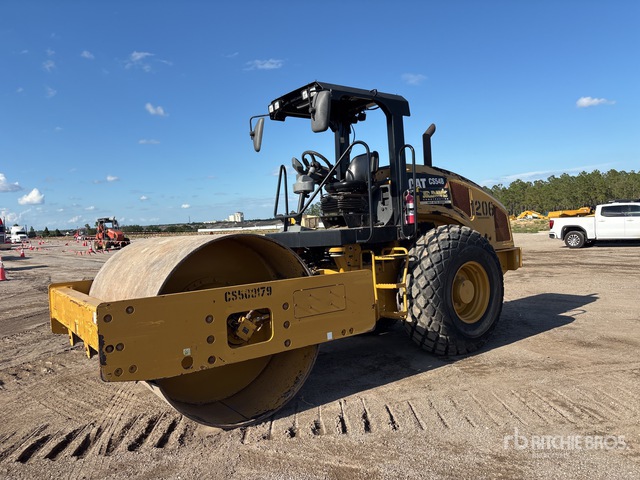 2016 Cat CS54B Smooth Drum Compactor | Ritchie Bros. Auctioneers