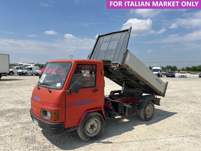 2002 Effedi T/A Dump Truck | Ritchie Bros. Auctioneers