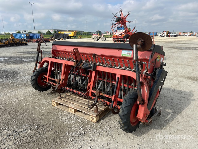Carraro Combi 3000 Seeder | Ritchie Bros. Auctioneers