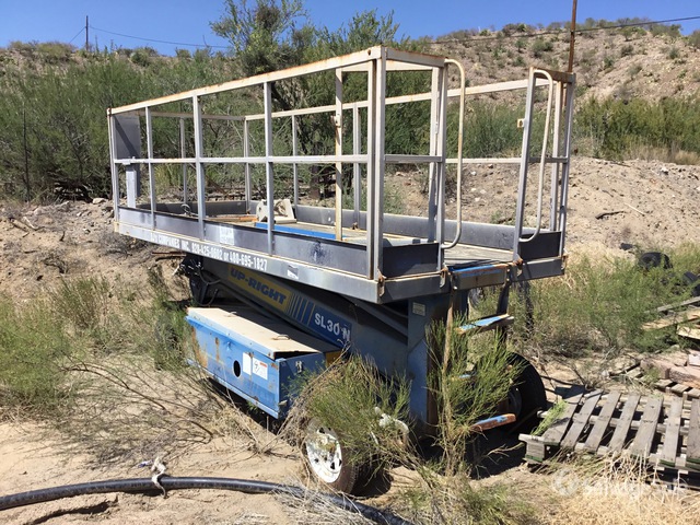 1996 UpRight SL30N Electric Scissor Lift (Inoperable) in Globe, Arizona ...