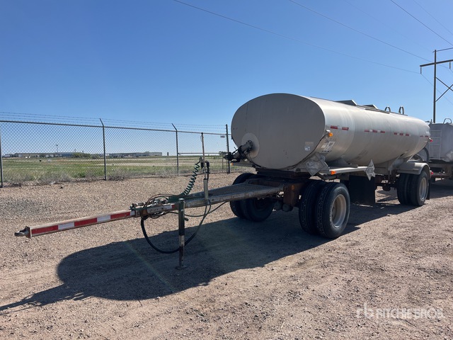 2020 West-Mark Turntable Spread Axle Pup Tanker Trailer | Ritchie Bros ...