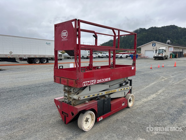 2014 MEC 2633ES Electric Scissor Lift | Ritchie Bros. Auctioneers