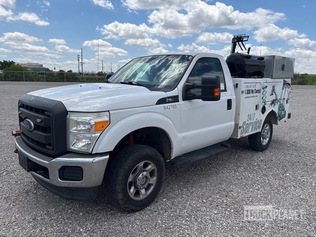 2015 Ford F-250 XL 4x4 Service Truck in Newburgh, Indiana, United ...